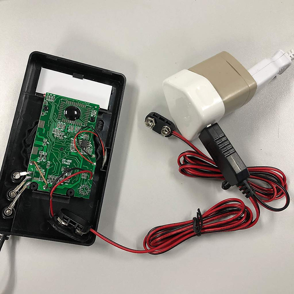 fengchensety Universal 100cm 300cm 2in1 USB Mains Convert to Dual 6F22 9V Battery Eliminator Replace 2pcs 9V Battery USB Power Supply Cable,Dual 9V Battery Eliminator,USB to Dual 9V Battery Cable