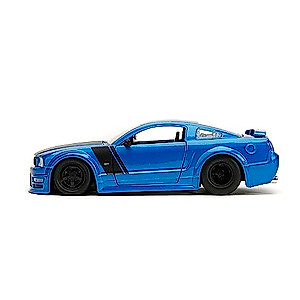 Jada Toys Big Time Muscle 1:24 2006 Ford Mustang GT Die-Cast Car (Candy Blue)