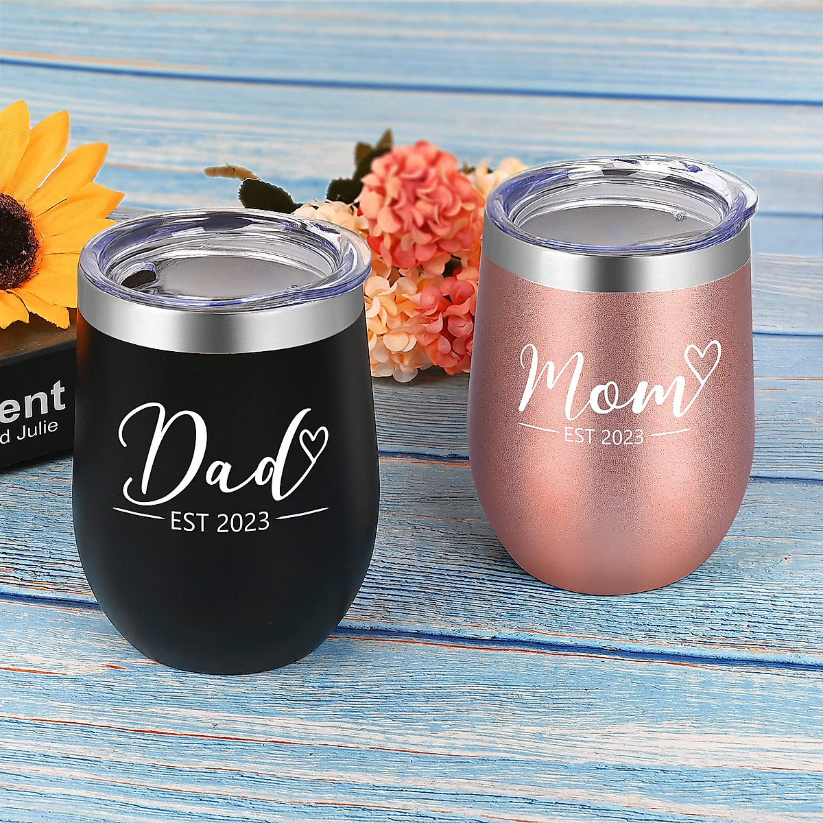 Homlouue New Parents Gift, Mom Dad Est 2023 Wine Tumbler Set for New Mom Dad Baby Shower New Pregnancy Baby Announcement, 12 Oz Insulated Stainless Steel Wine Tumbler, Set of 2, Black & Rose Gold