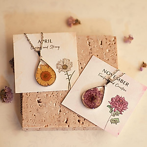 MOLUONAQI Handmade Gold Pressed Flower Necklace | Birth Month Flower Necklace for Women | Wildflower Necklace, Personalized Handmade Real flower Necklaces(03-Mar.-Jonquil)
