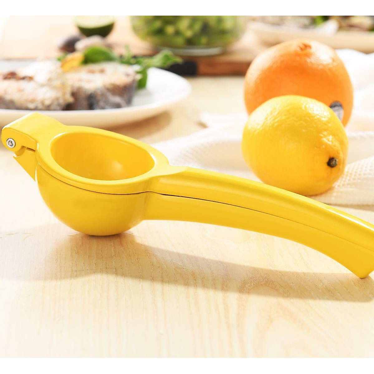 Manual Juicer Citrus Lemon Squeezer,Fruit Juicer Lime Press Metal,Professional Hand Juicer Kitchen Tool(yellow）