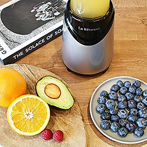 La Reveuse Smoothies Blender Personal Size 300 Watts with 18 oz BPA-Free Portable Travel Sports Bottle (Silver)