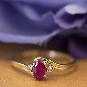 Direct-Jewelry 10k Yellow Gold Oval Ruby And Diamond Ring (Size 7)