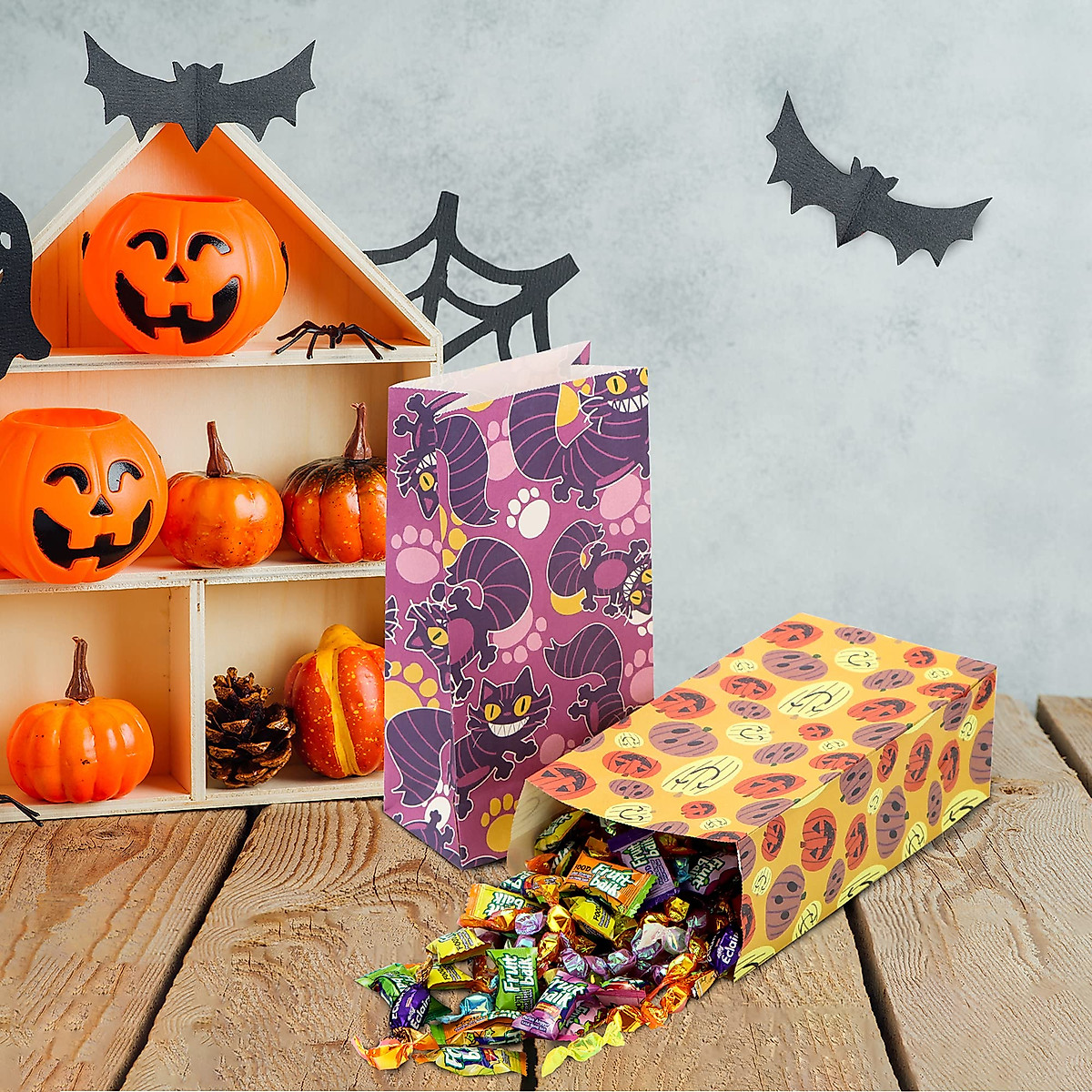 JOYIN 72 pcs 8 Assorted Designs Halloween Paper Candy Treat Bags for Kids, Halloween Party Favors, Halloween Snacks, Event Party Favor Supplies, Halloween Trick or Treat Bags, Classroom Goody Bags