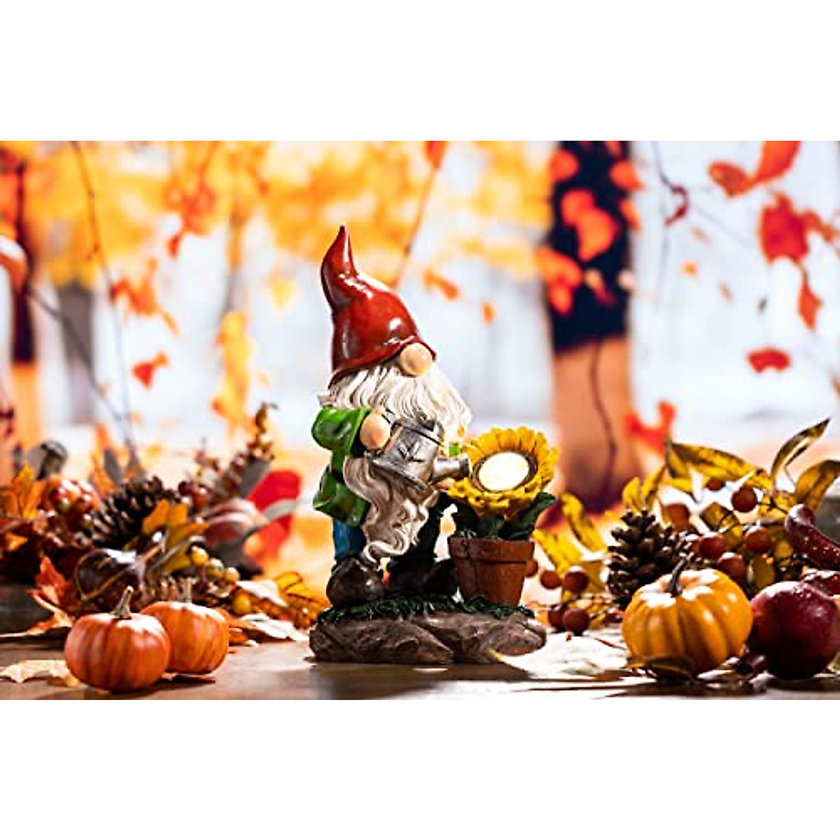 TERESA'S COLLECTIONS Sunflower Garden Gnomes Decorations for Yard with Solar Lights, Large Cute Garden Sculptures & Statues Outdoor Gnome Gifts for Front Porch Patio Lawn Ornaments, 11.4"