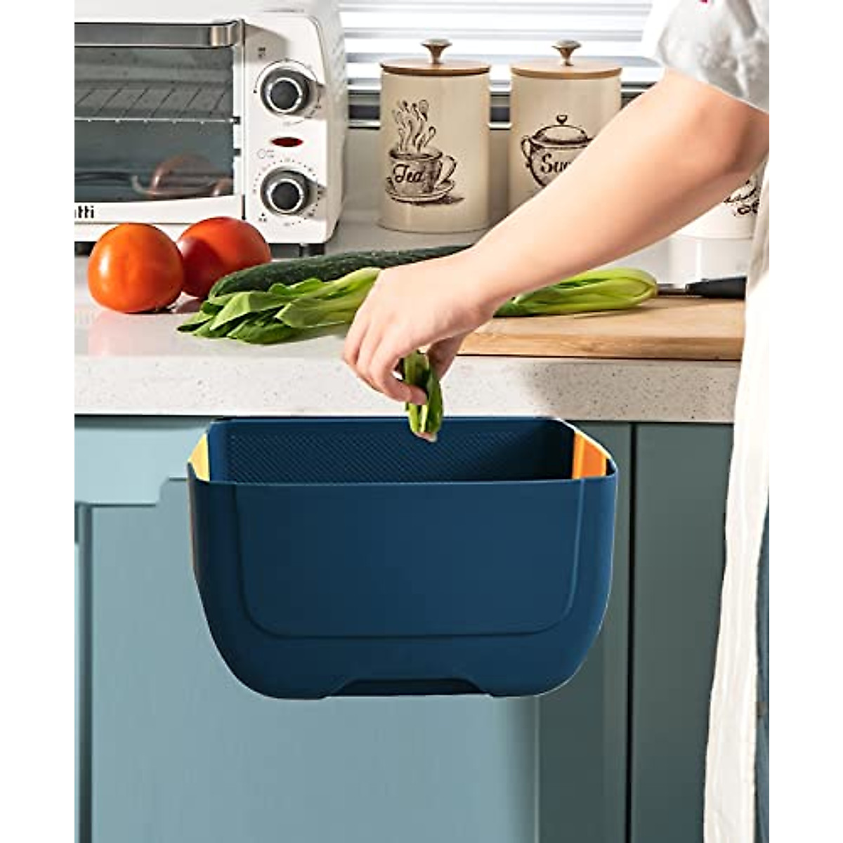 Hanging Kitchen Trash Can,Foldable Waste Bin for Kitchen,Hanging Folding Mini Trash Can for Kitchen Cabinet Door,Collapsible Hang Small Plastic Garbage Can for Cabinet/Car/Bedroom/Bathroom 3L(White)