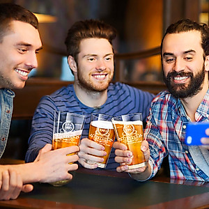 LIGHTEN LIFE 31st Birthday Gifts for Men Women 16oz,1993 Beer Glass in Barrel Box,1993 Pint Glass for 31 Years Old Dad,Friend,31st Beer Gift for Men,31st Gag Gift Ideas