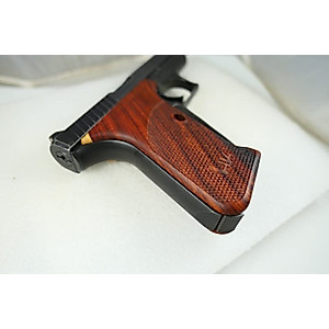 Handgun Grip for a Heckler & Koch (H&K) P7, P7M8 handgun