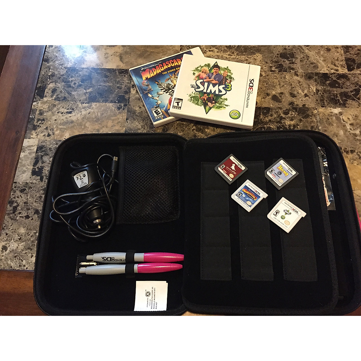 Nintendo 3DS XL - Blue/Black with Mario Kart 7 Pre-Installed