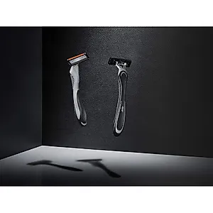 Bic Flex 4 Comfort Men's Razors - Pack of 3 Disposable 4-Blade Razor - with Lubricating Strip for A Smooth And Precise Shave