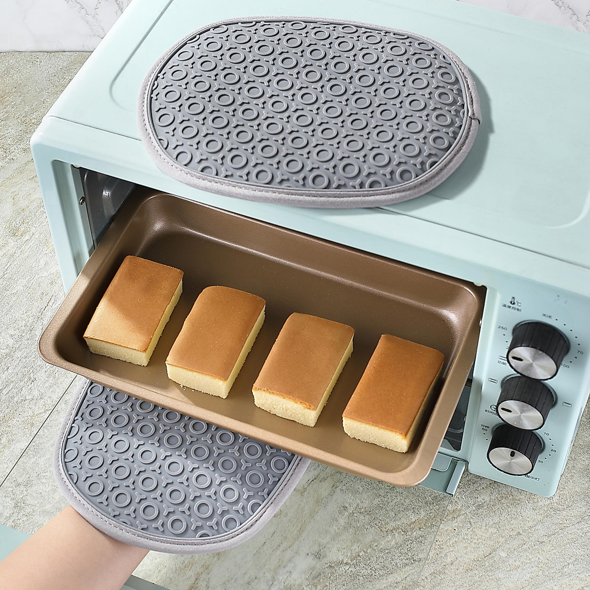 2PCS Silicone Pot Holders, OLULU Heat Resistant Hot Pads with Pockets, Non Slip Pot Holders for Kitchen, Baking and Cooking (9.8 * 7.5 inches, Grey)