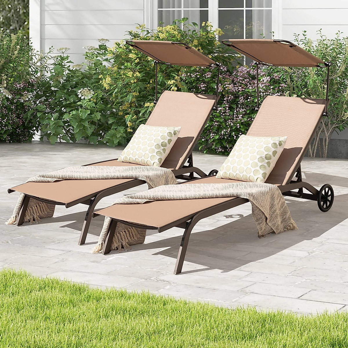 Tangkula Patio Chaise Lounge Chair Set of 2, Outdoor Recliner with Wheels, Adjustable Canopy & Cupholder, 6-Level Backrest, Heavy-Duty Metal Reclining Lounger for Poolside, Backyard (2, Brown)