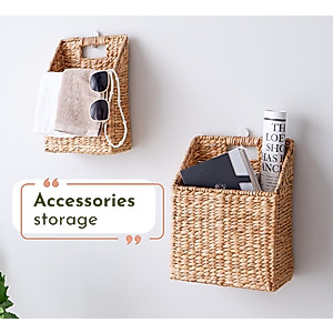 CHI AN HOME Wicker Hanging Storage Baskets, Set of 2 Hanging Wall Baskets, Mail Baskets for Wall, Hanging Baskets for Organizing Files, Books, Accessories