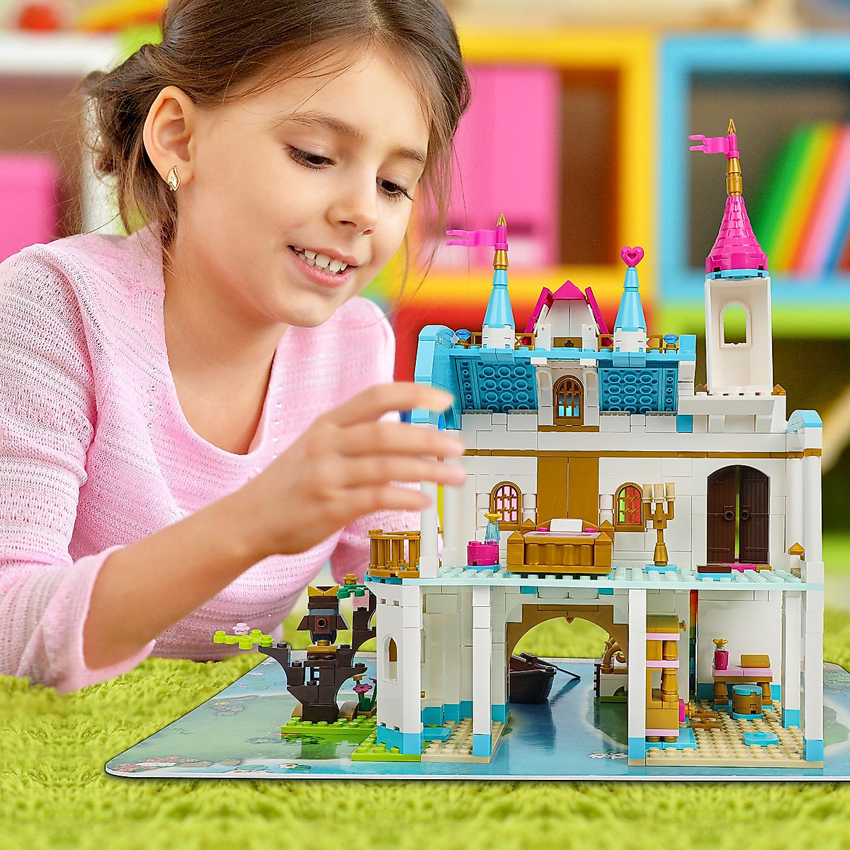 Friends Heartlake Castle Building Blocks Set, Girls Princess Castle Palace Building Bricks Kit, Educational STEM Toy Playset Creative Birthday Gift for Kids, Girls Aged 6+ (577 Pieces)