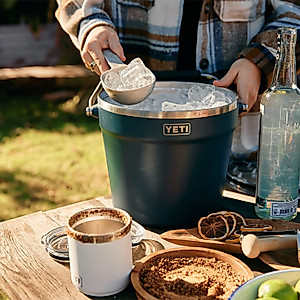 YETI Rambler Beverage Bucket, Double-Wall Vacuum Insulated Ice Bucket with Lid, Navy