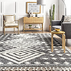 nuLOOM Saveah High Low Soft Shaggy Moroccan Diamond Tassel Area Rug, 4x6, Grey