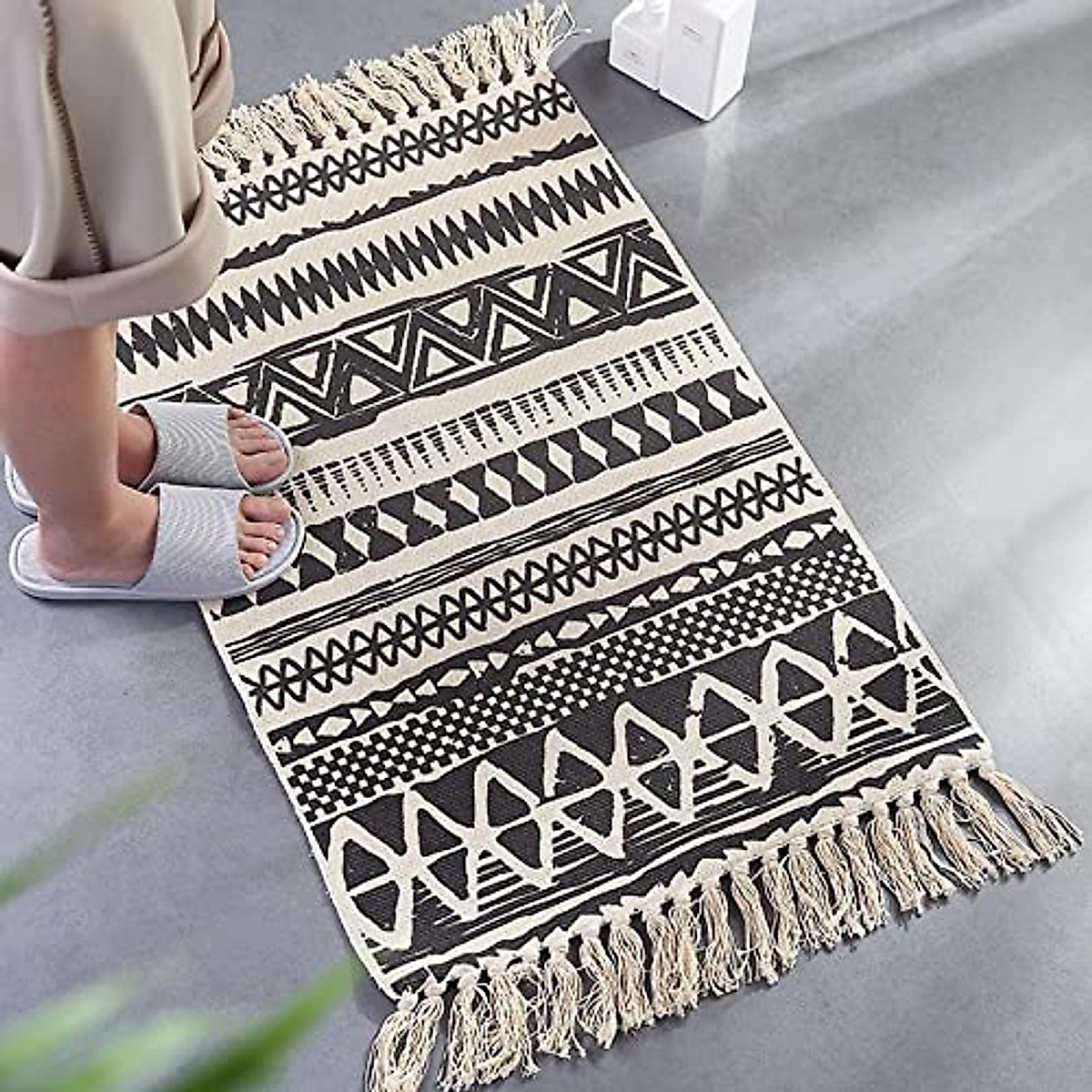 HLOVME Woven Cotton Boho Area Rug with Tassel 2' x 3' Washable Indoor/Outdoor Rugs for Living Room Bedroom Kitchen Hallways Floor