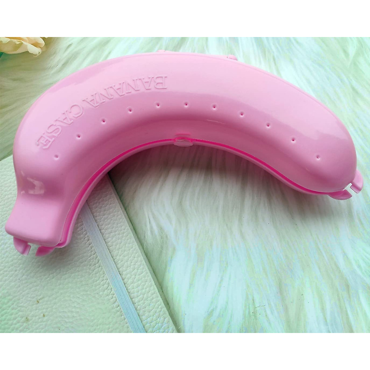 Travel Cute Banana Protector Storage Box Container, 3 Pack Outdoor Lunch Fruit Banana Protector Box Holder Banana Saver Case (Yellow, Green, Pink)