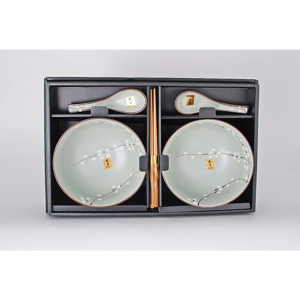 Hinomaru Collection 6 Piece Quality Porcelain Cherry Blossom Sakura Design 20 fl oz Multi Purpose Tayo Rice Noodle Bowl Set of 2 with Matching Spoon and Bamboo Chopsticks (Soshun Sakura)