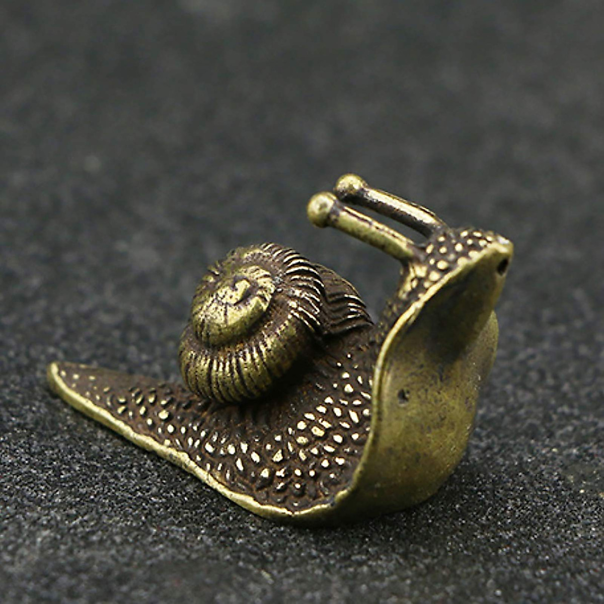 LOTONTJ Brass Statue Miniature Feng Shui Ornament Snail Turns Luck into Your Favor Tea Table Decorative Animal Sculpture Zen Garden Statue Home Office Figurine Attract Good Luck Money