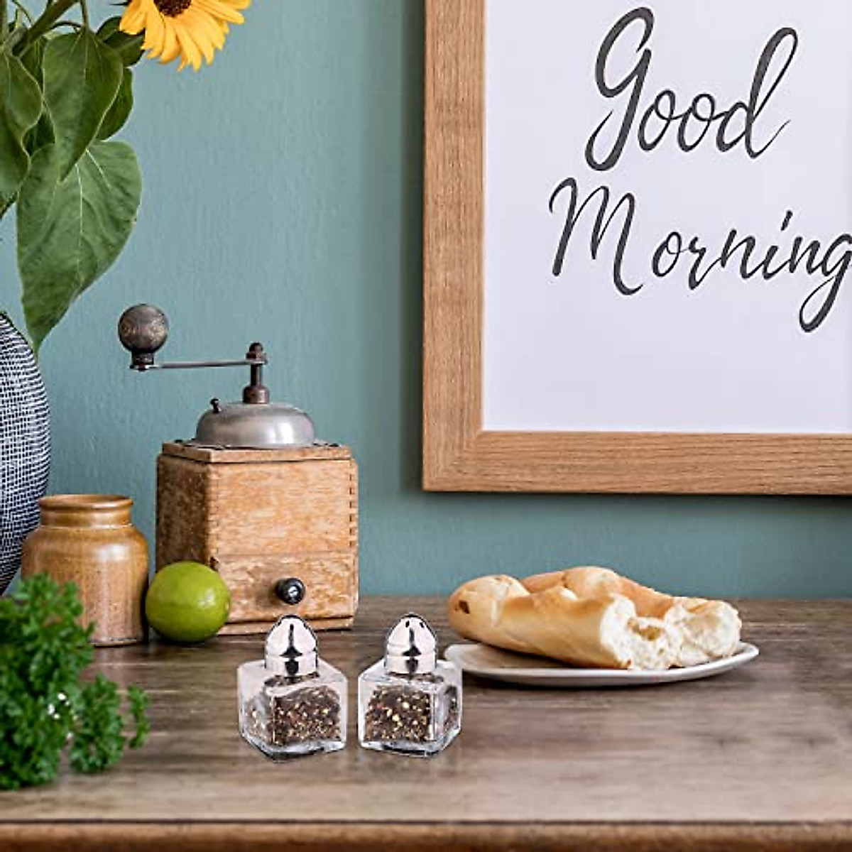 Mimorou 100 Pack Mini Salt and Pepper Shakers Bulk 0.5 Oz, Small Cube Glass Spice Shaker Container with Stainless Steel Lid for Kitchen Restaurant Travel Home Camp Party Supplies