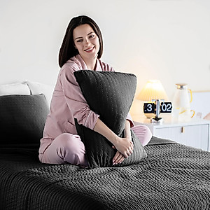 KASENTEX Black King Size Quilt Bedding Sets with Pillow-Shams, Dark Lightweight Soft Bedspread Coverlet, Quilted Blanket Thin Comforter Bed Cover, All Season Summer Spring, 3 Pieces, 104x90 inches