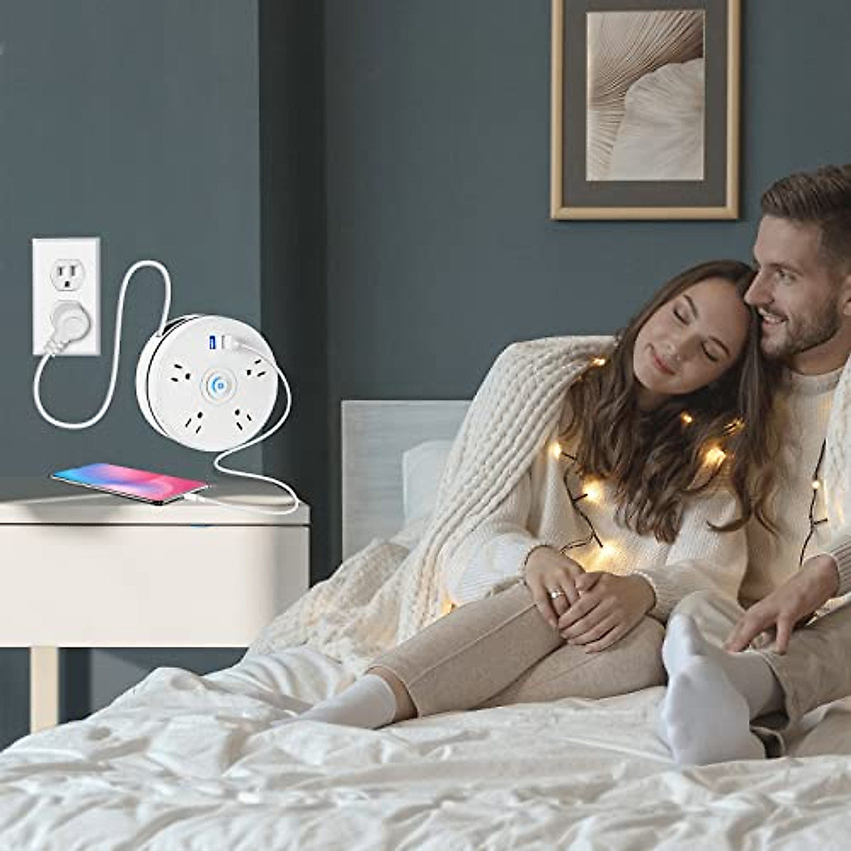 Retractable Power Strip, 6ft Extension Cord Retractable Power Strip Surge Protector with 4 Outlets 2 Smart USB Ports and Hook, Portable & Neat for Travel/Home/Office (White)