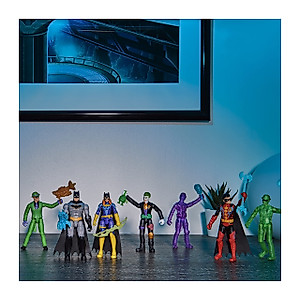 DC Comics Bat-Tech Batman 4-inch Action Figure with 3 Mystery Accessories, for Kids Aged 3 and up