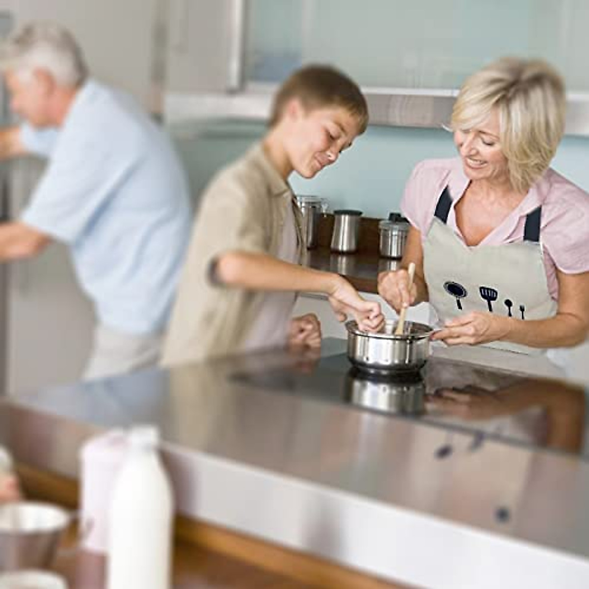 Adjustable Kitchen Apron with Hand Wipe, Water-drop Resistant with 1 Pocket Cooking Bib Apron for Women & Men (BLACK)