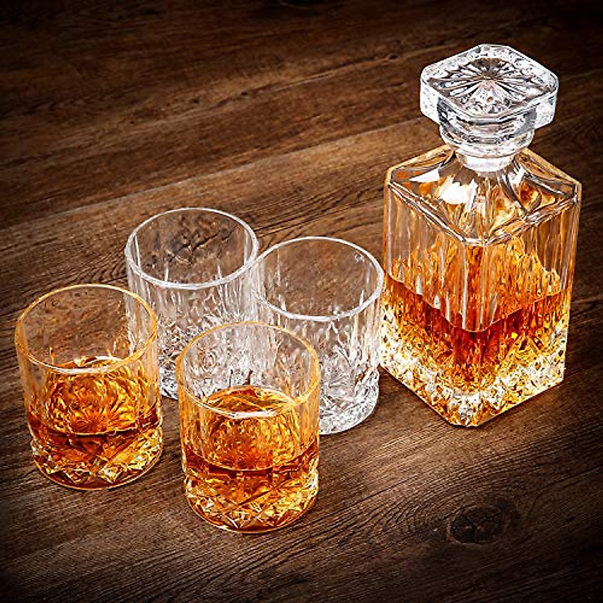 LIGHTEN LIFE Whiskey Decanter Set for Men,Crystal Whiskey Glasses and Decanter Set in Gift Box,Decanter Set with 4 Glasses,Non-Lead Bourbon Decanter Set,Whiskey Glass Decanter Set for Dad Husband