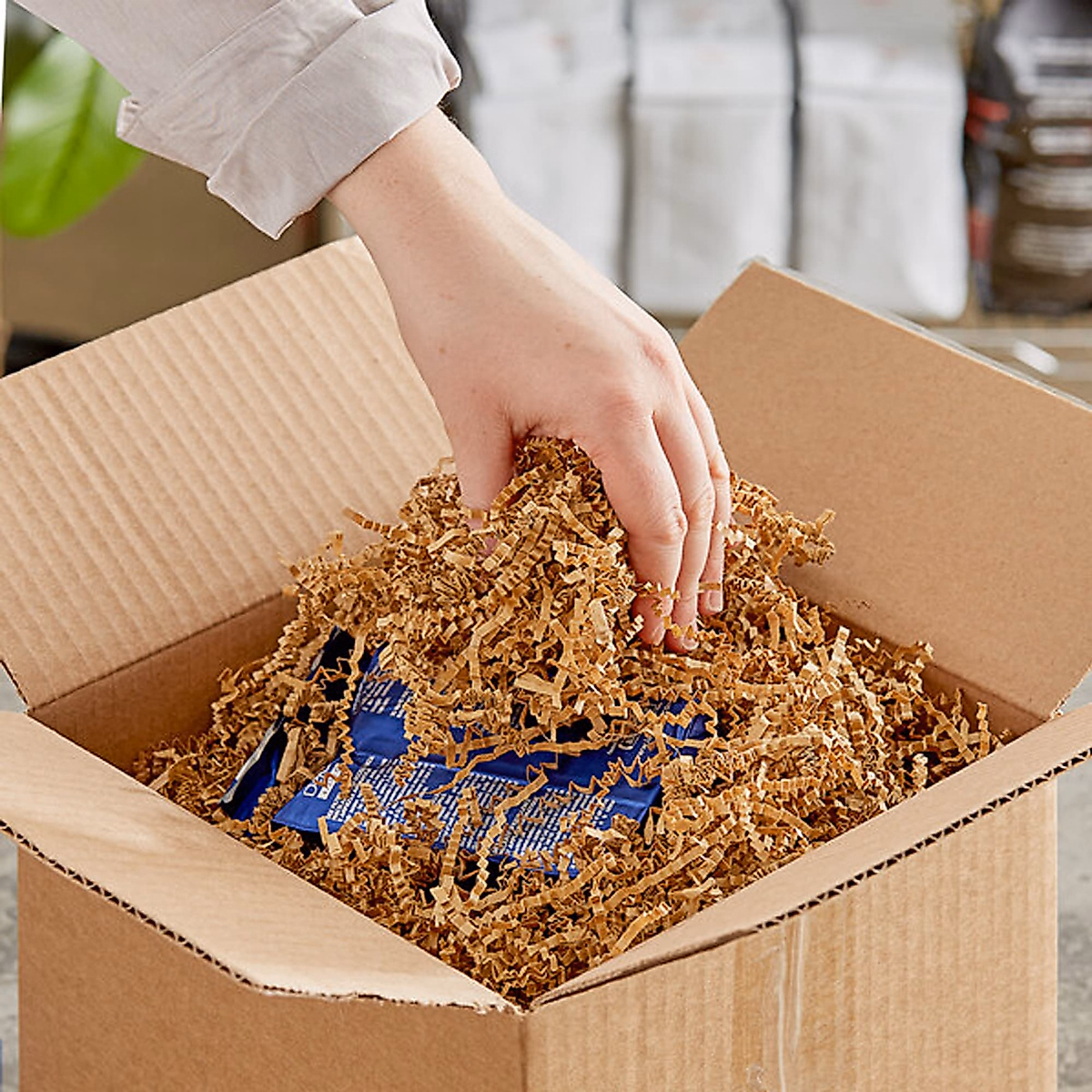 Uptotop 4oz Crinkle Cut Paper Shred Filler for Gift Wrapping Basket Filling, Birthday, Christmas, Thanksgiving, Wedding, Mother's Day, Kraft (4 oz)