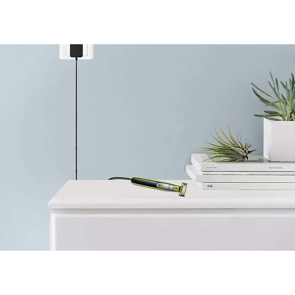 Bouge 4.3V Philips Norelco One Blade Charger Compatible with Norelco Oneblade QP2520 / 90, QP2520 / 70, QP2520 / 72, (Fits Only) Razor Charging Cord, Replace A00390 4.3V 70mA Power Supply Plug