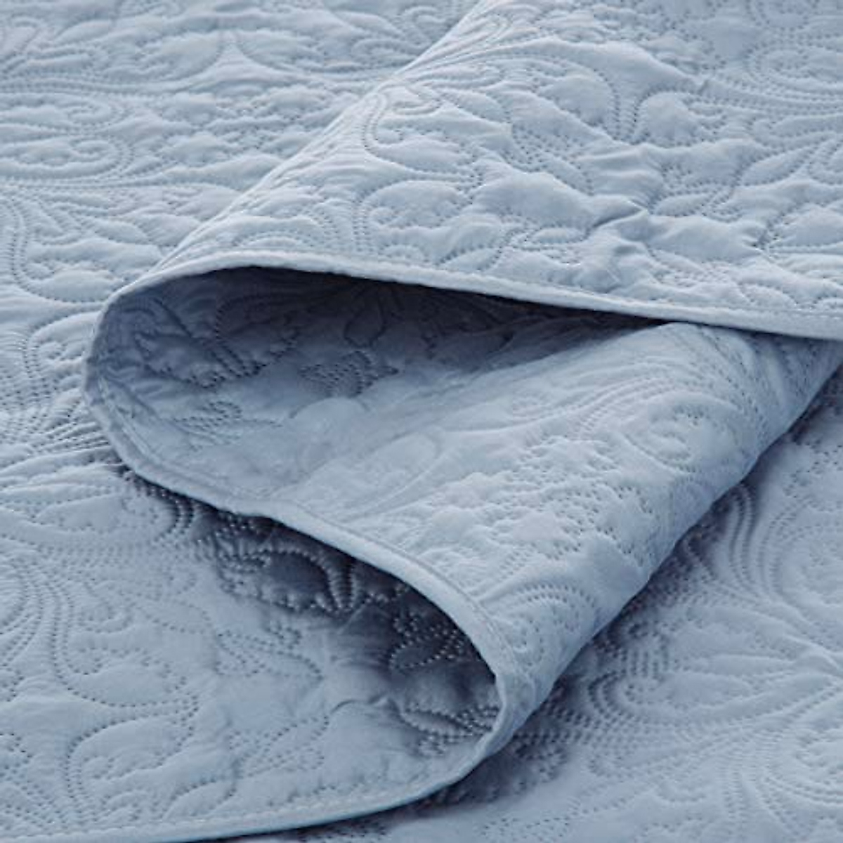Amazon Basics Oversized Quilt Bed Set, Embossed Coverlet and Shams - King, Spa Blue Floral