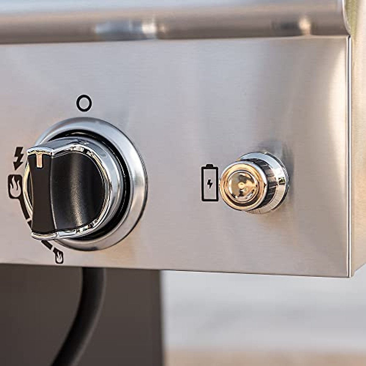 Nexgrill Deluxe 5-Burner Propane Barbecue Gas Grill with Side Table and Ceramic Searing Side Burner, 771 sq. in., 75000 BTUs, Black, Outdoor Cooking, Patio, Barbecue Grill, 720-1046A