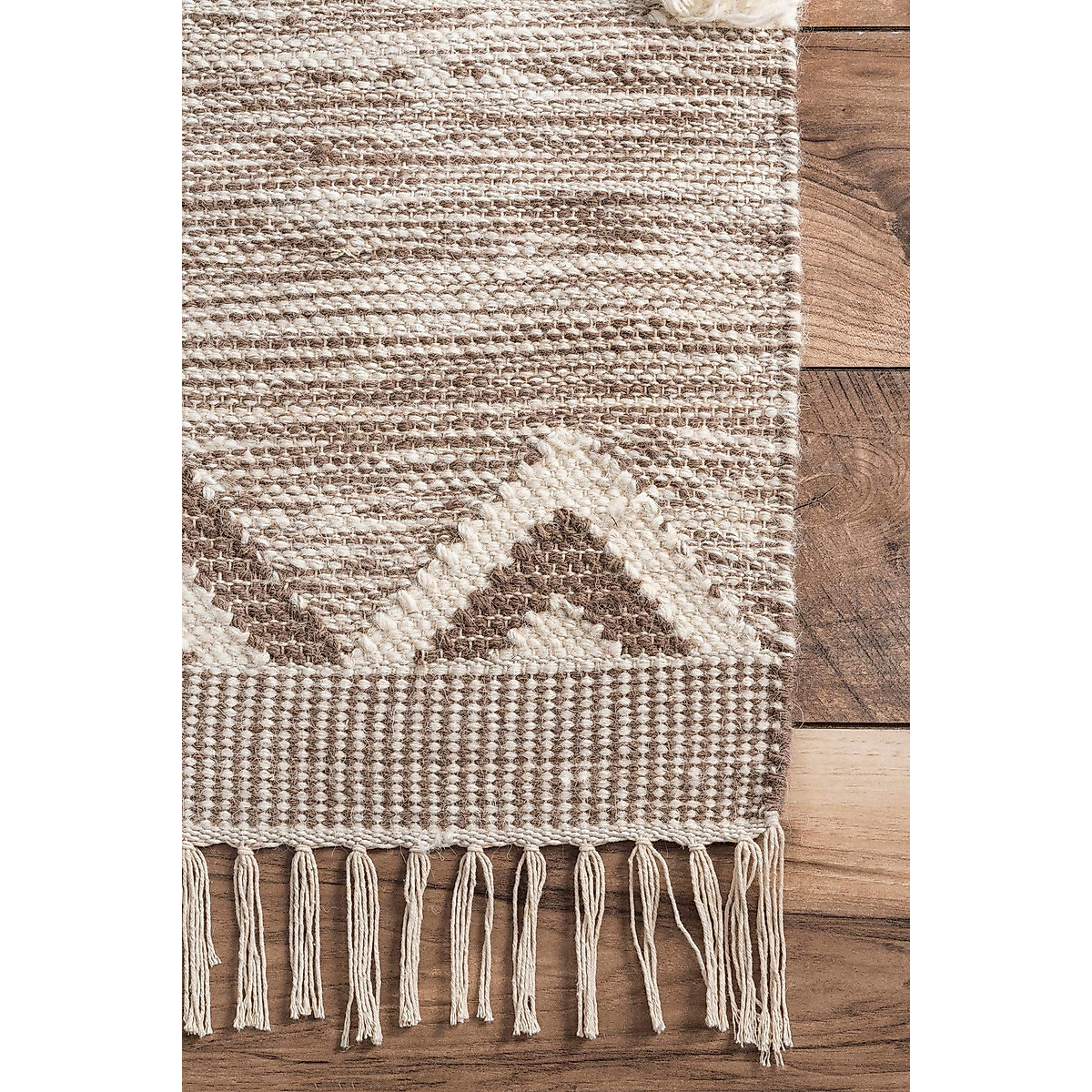 nuLOOM Savannah Moroccan Tasseled Wool Area Rug, 4x6, Beige