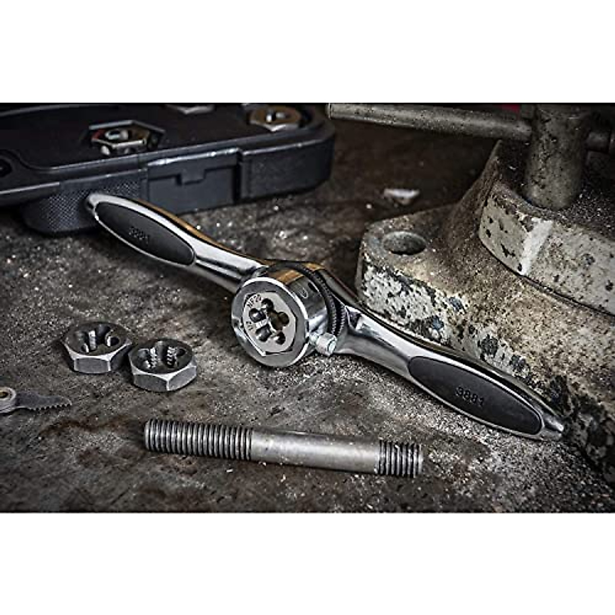 GEARWRENCH 11 Pc. Ratcheting Tap and Die Drive Tool Set - 82807