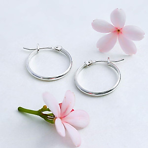 Boma Jewelry Sterling Silver 3/4 Inch Classic Snap Down Closure Hoop Earrings