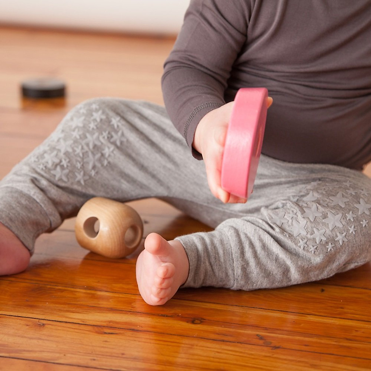 Go Little One Go Anti-Slip Bamboo Baby Crawling Leggings Pants - Helps Learning to Crawl on Slippery Floors Easier and Safer (Heather Grey, One Size)