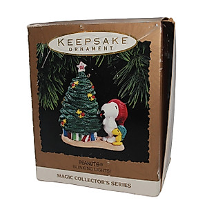Hallmark Keepsake Ornament - Peanuts Blinking Lights Ornament 1993 (QLX7155)