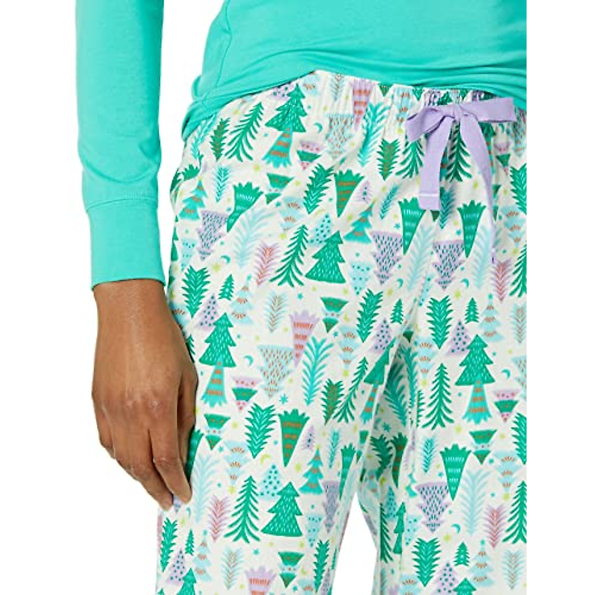 Amazon Essentials Women's Lightweight Flannel Pant and Long-Sleeve T-Shirt Sleep Set, Ecru Festive Tree, Large