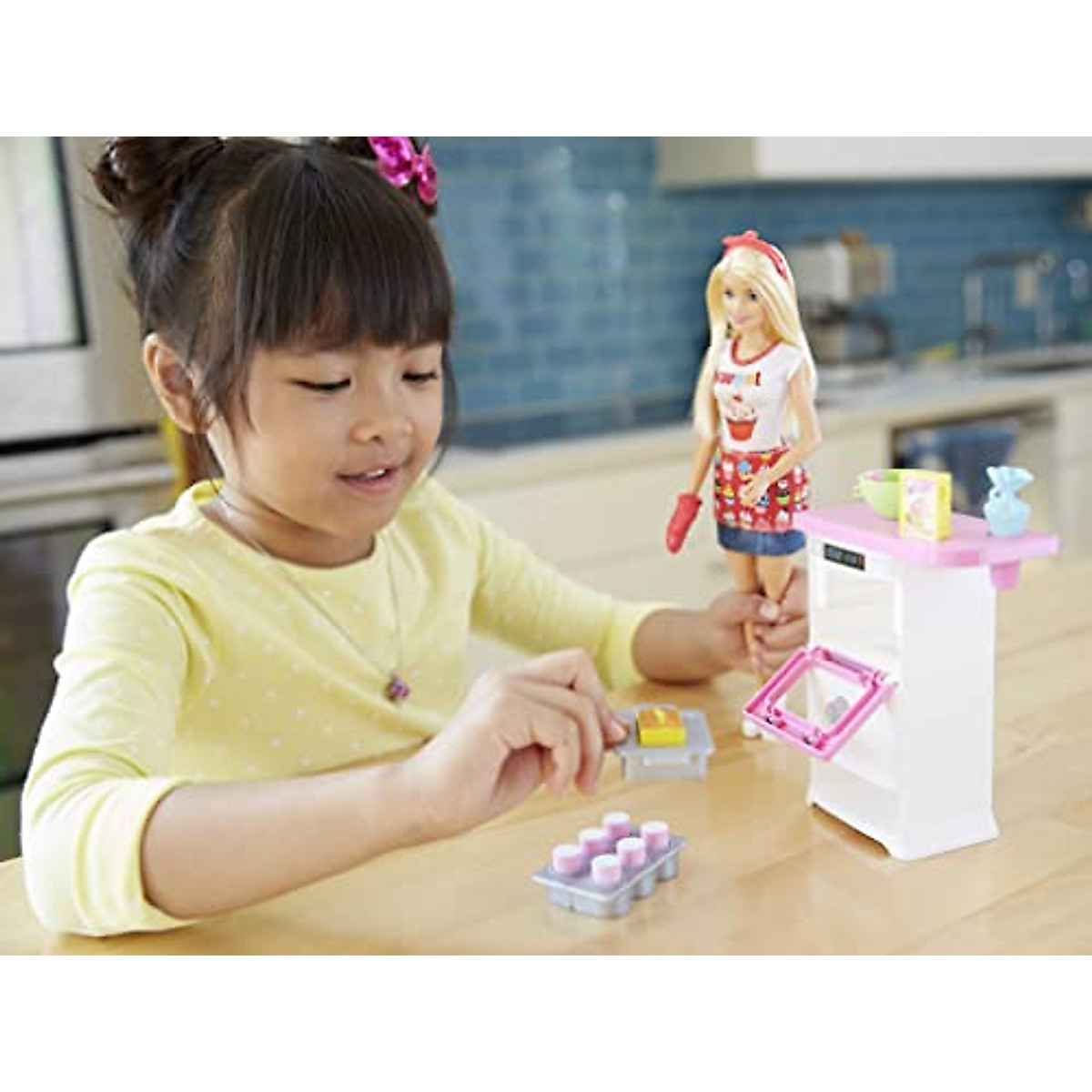 Barbie Bakery Chef Doll & Playset, Toy Oven with 'Timer' Sound, Rising Desserts, Color-Change & Cooking Accessories