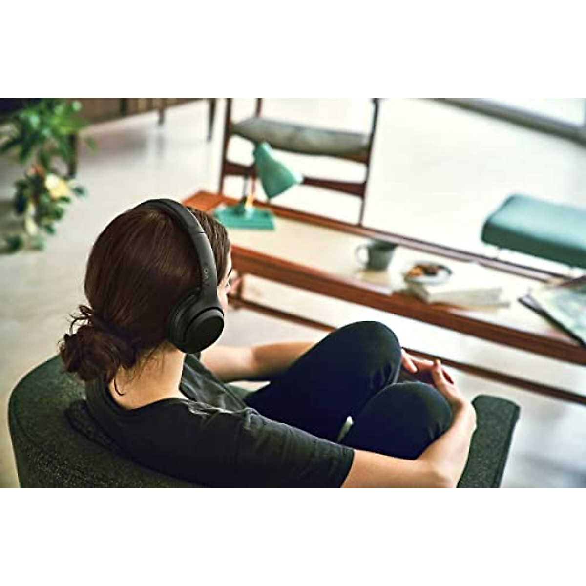 Sony WH-XB900N Wireless Noise Canceling Over-the-Ear Headphones - Black.WHTBOX (Renewed)