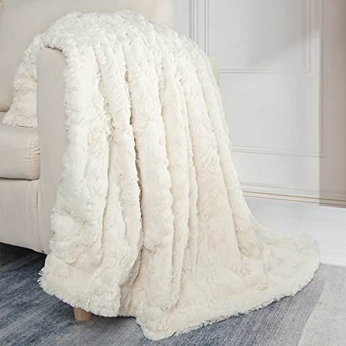 TOONOW Fuzzy Blanket Cozy Faux Fur Luxury Throw Blanket, Extra Soft, Double Sided, Fluffy, Plush Warm Throw Blanket for Couch Sofa Bed, 51''x67'' (White)