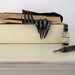 Thriller Demon Hand Bookmark - Creepy Devils Hands Bookmark, 3D Latex Material Creative Halloween Decor, for Book Lovers Gifts (2 Bookmarks)