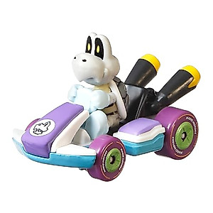 Hot Wheels GBG26 Mario Kart 1:64 Die-Cast Mario with Standard Kart Vehicle