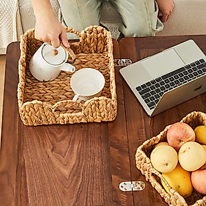 VILSSOVY Scalloped Basket, 2 Packs Hyacinth Storage Baskets for Storage, Woven Water Hyacinth Scallop Baskets with Handles, Decorative Basket for Bedroom, Living Room