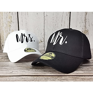 Enodtter Mr & Mrs Baseball Hats, Black White Embroidered Bride Groom Matching Hats Couples Set, Hubby Wifey Caps, Newlywed Honeymoon Wedding Gift