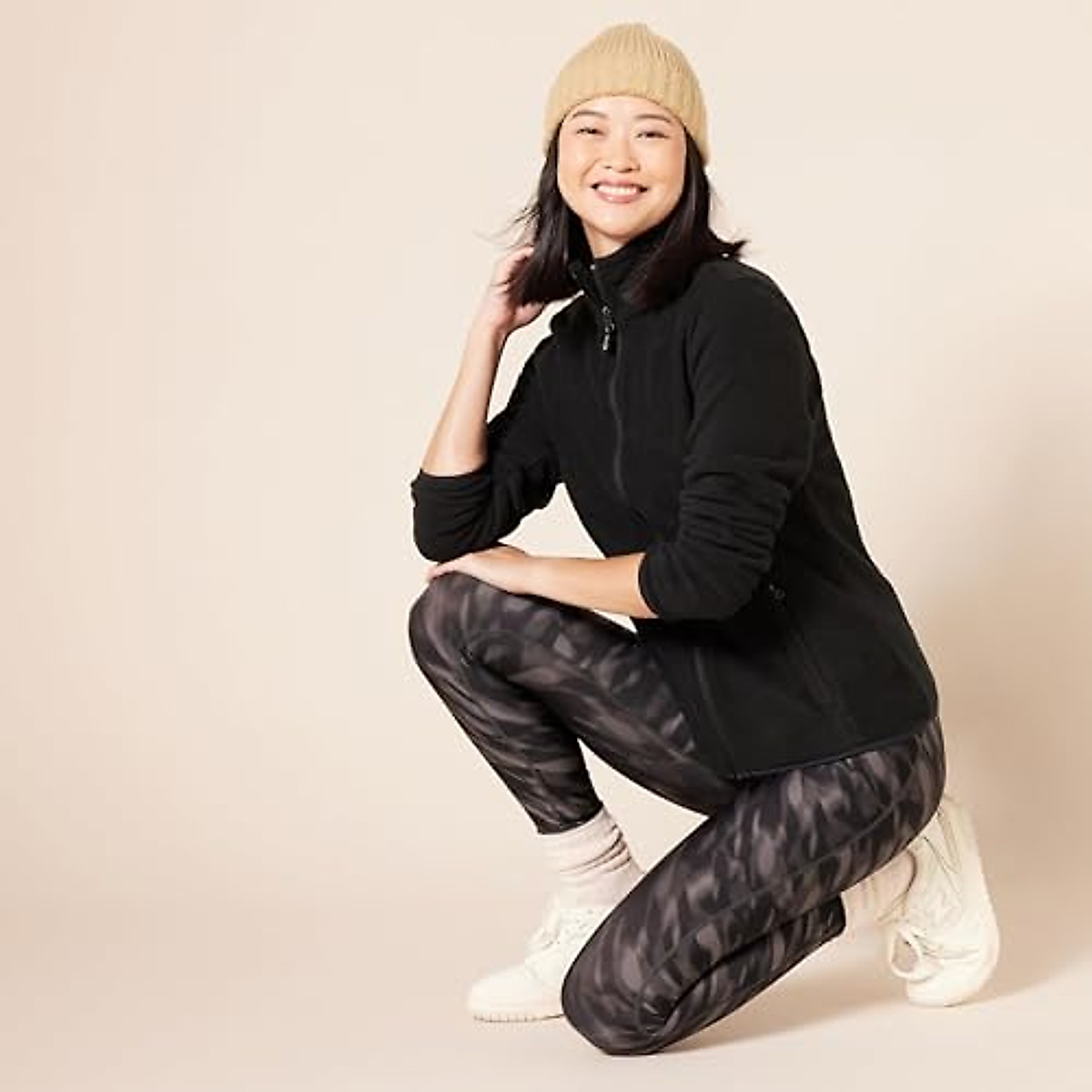 Amazon Essentials Women's Classic-Fit Full-Zip Polar Soft Fleece Jacket (Available in Plus Size), Black, XX-Large