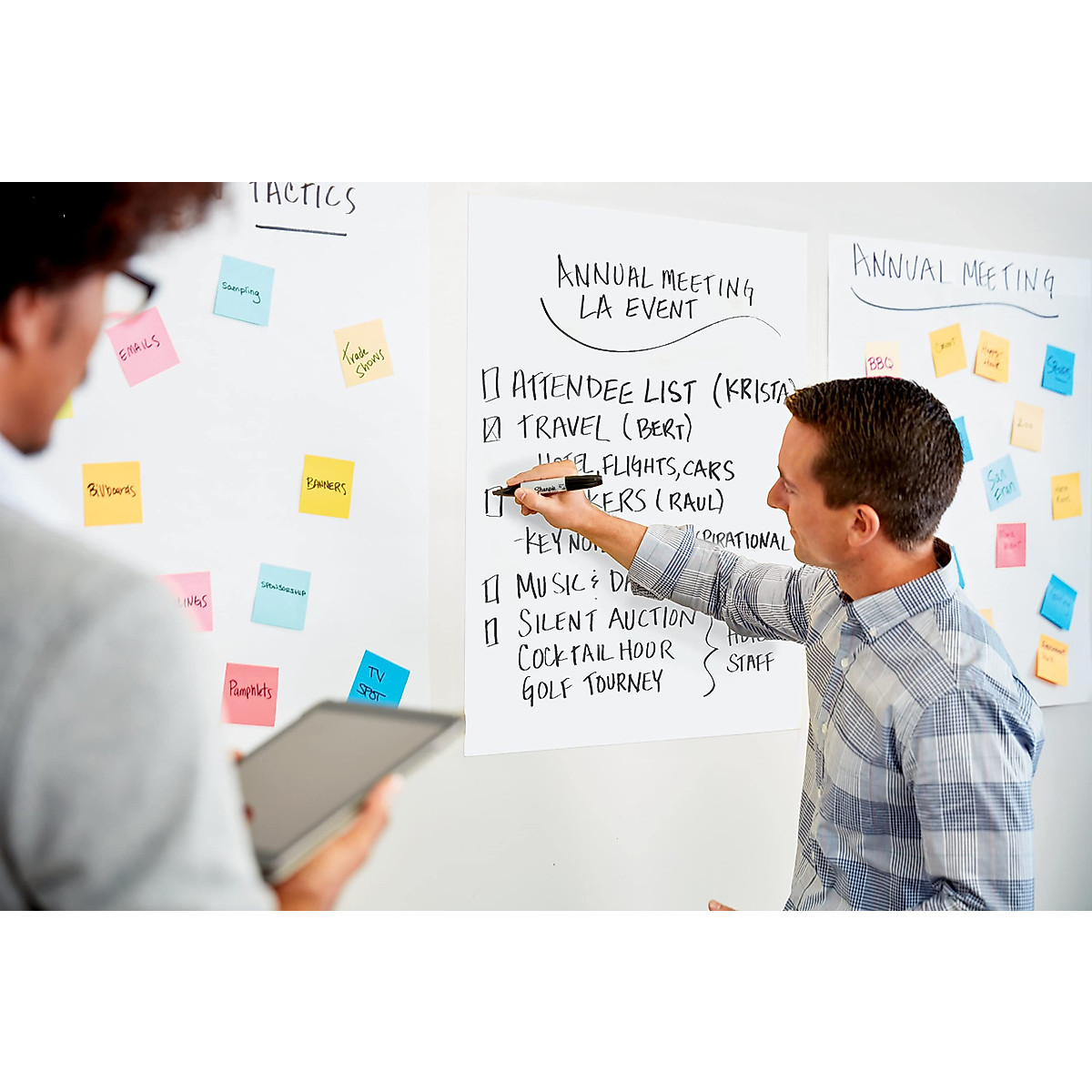 Post-it Easel Pad, 20 in x 23 in, White, 20 Sheets/Pad, 2 Pads/Pk, Mounts to surfaces with Command Strips included (566)