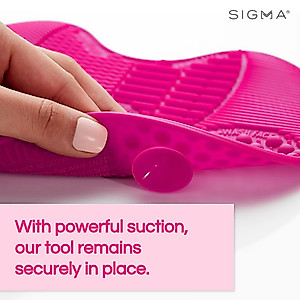 Sigma Beauty Makeup Brush Cleaner Mat – Sigma Spa Express Silicone Makeup Brush Cleaning Mat with Suction Cups for Cleaning Makeup Brushes, Compact Design Fit for Any Travel Makeup Kit (Pink)
